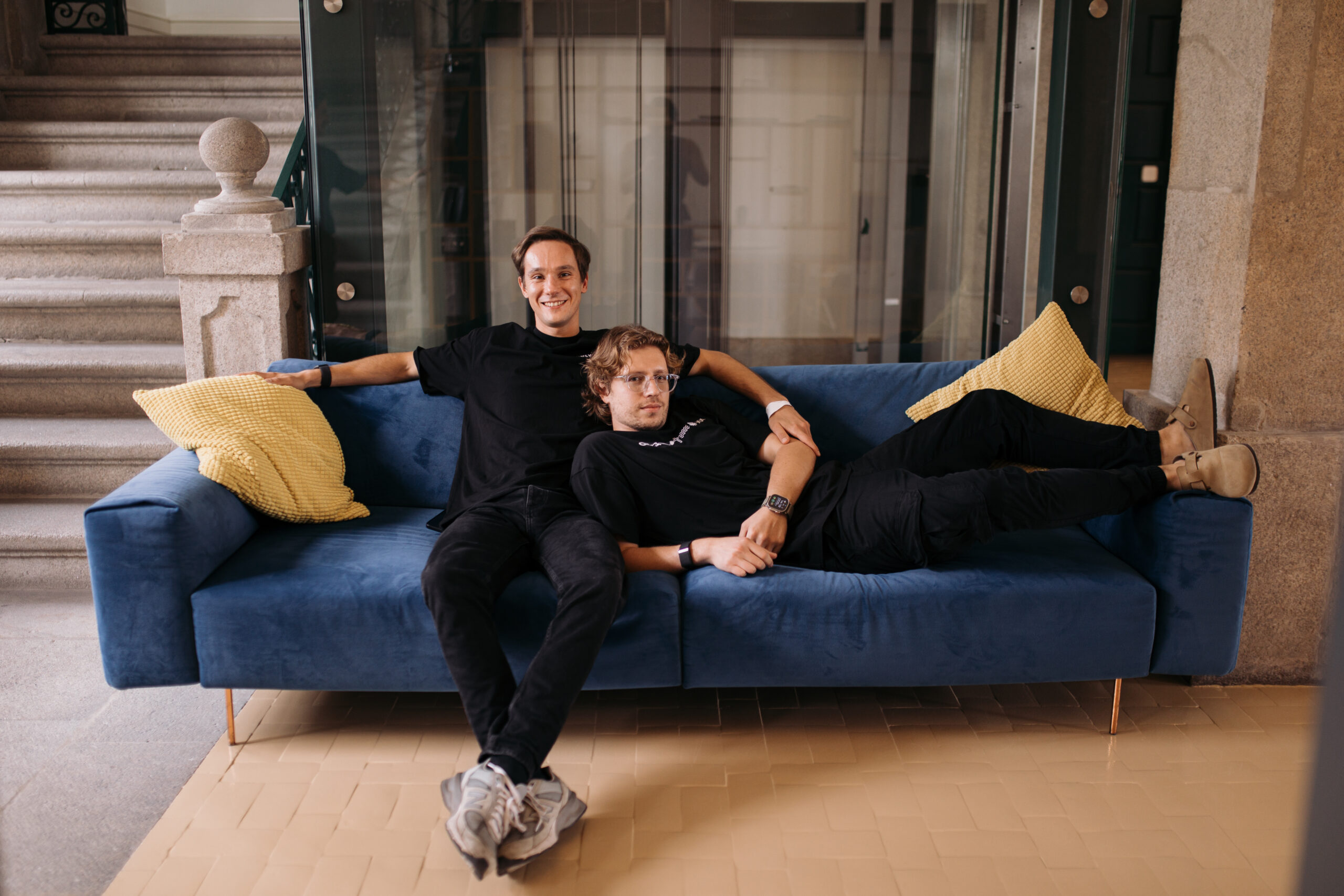 Українська HOLYWATER оголосила про нове партнерство з FOX та Dhar Mann ...